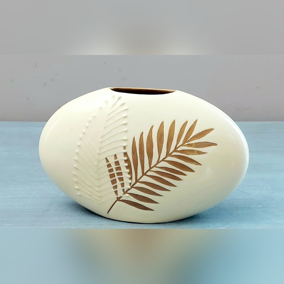 Accents | Vintage Oval Fern Leaf Vase | Poshmark